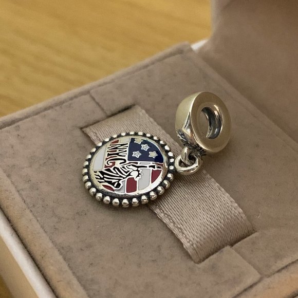 Pandora | Jewelry | Pandora Nyc New York City Statue Of Liberty Dangle ...